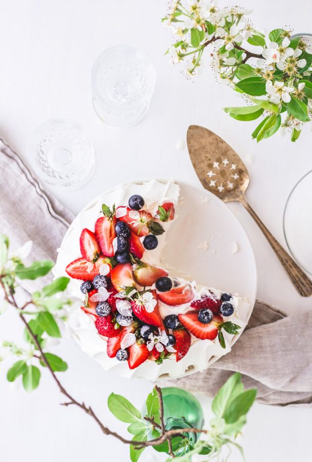 How To Make Authentic Pavlova Cake | The Pure Taste